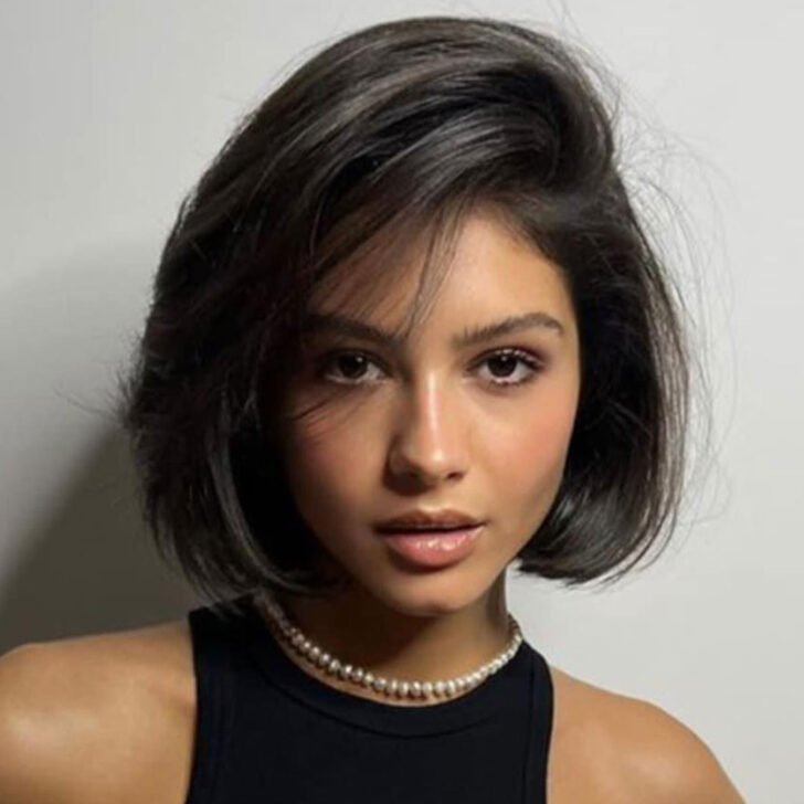25 Iconic 90s Hairstyles for Women Making a Stylish Comeback