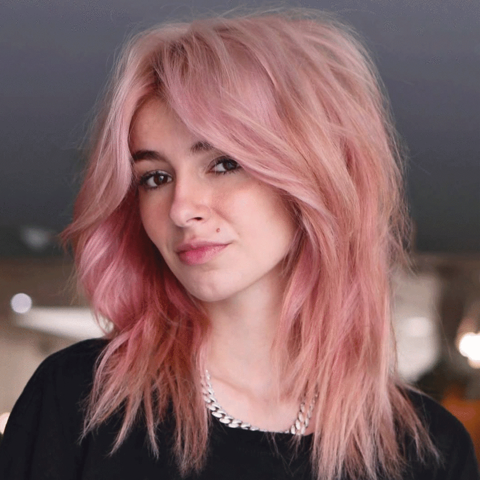 20 Gorgeous Wolf Cuts with Curtain Bangs for Effortless Style